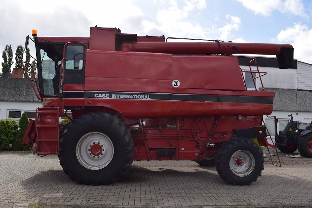 Case IH 1680 Axial kombajn za žito