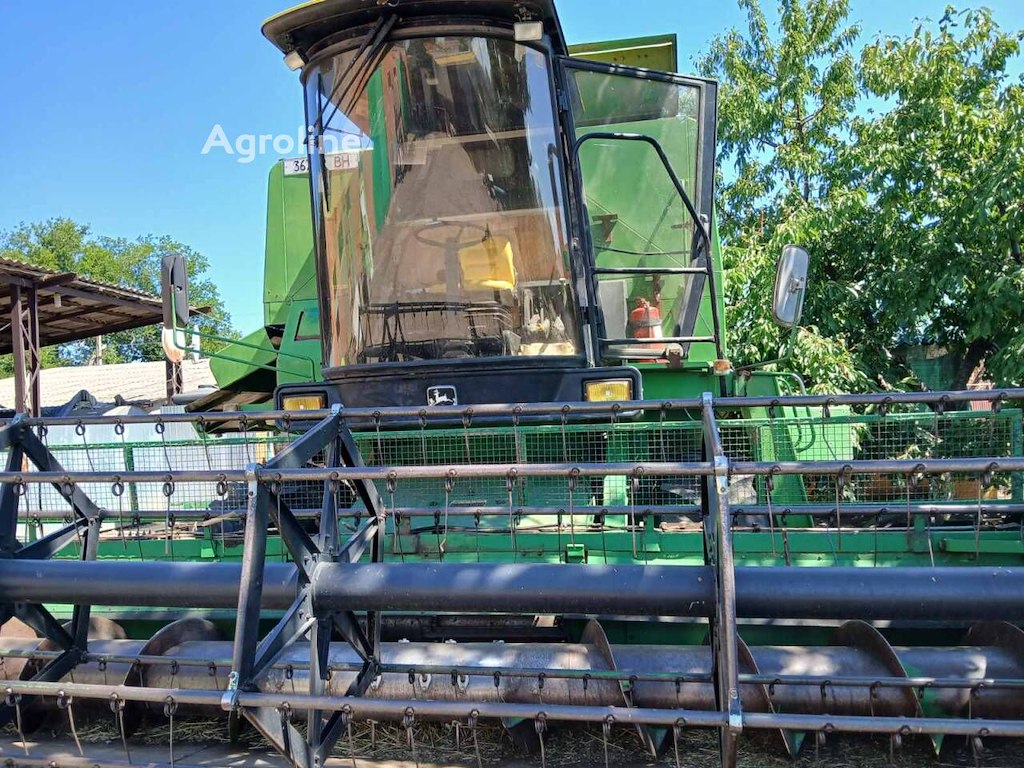 John Deere 1075 kombajn za žito