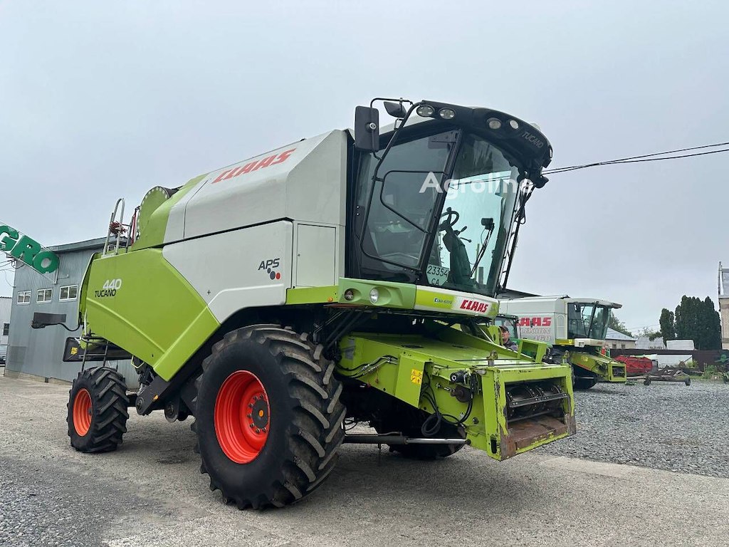 Claas Tucano 440 kombajn za žito