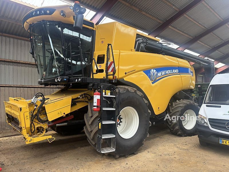 New Holland CX8.90 kombajn za žito