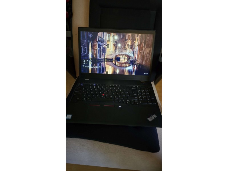 Lenovo ThinkPad T580 i7 8550U, Nvidia GeForce MX