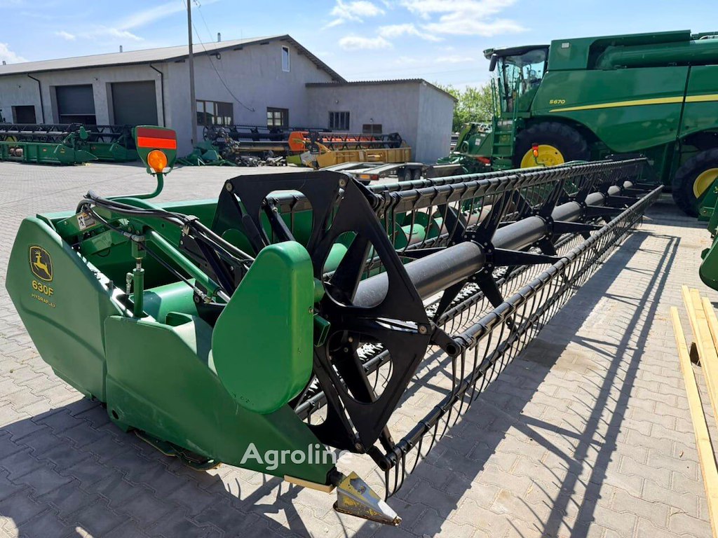 John Deere 630F HydraFlex adapter za žito