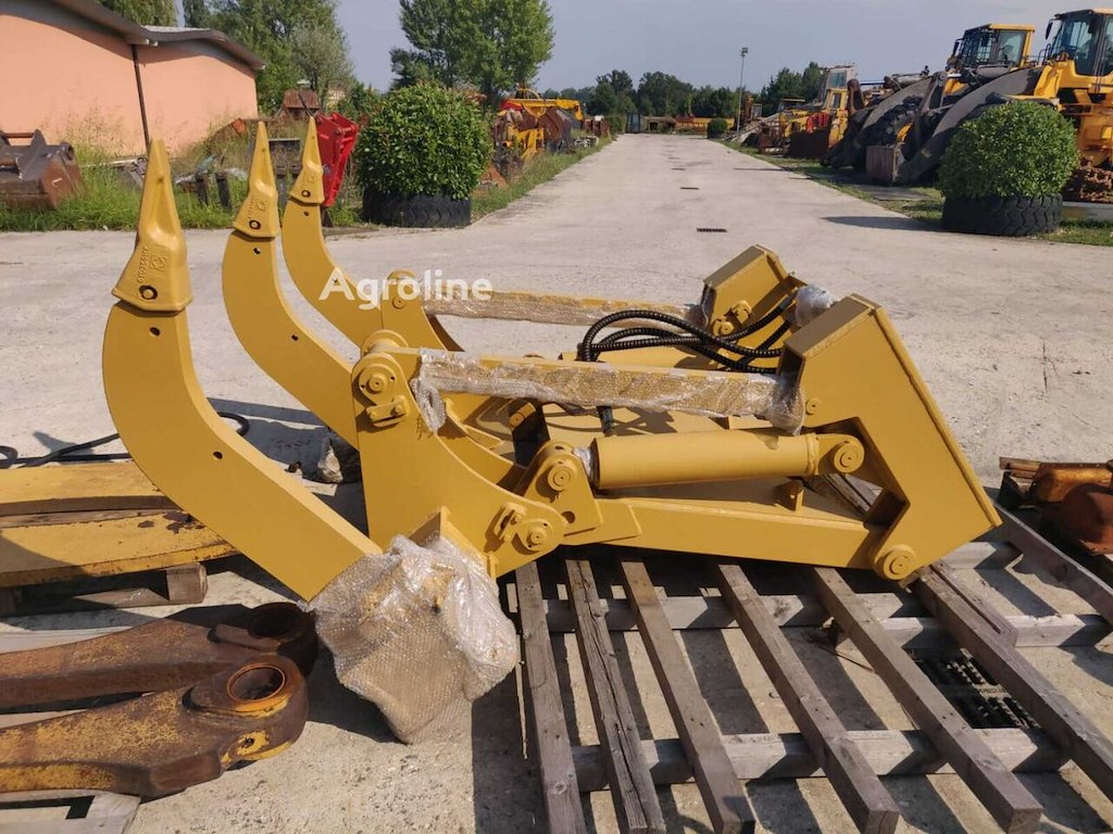 Novi Per: varie D6H D6R D6T Ripper podrivač
