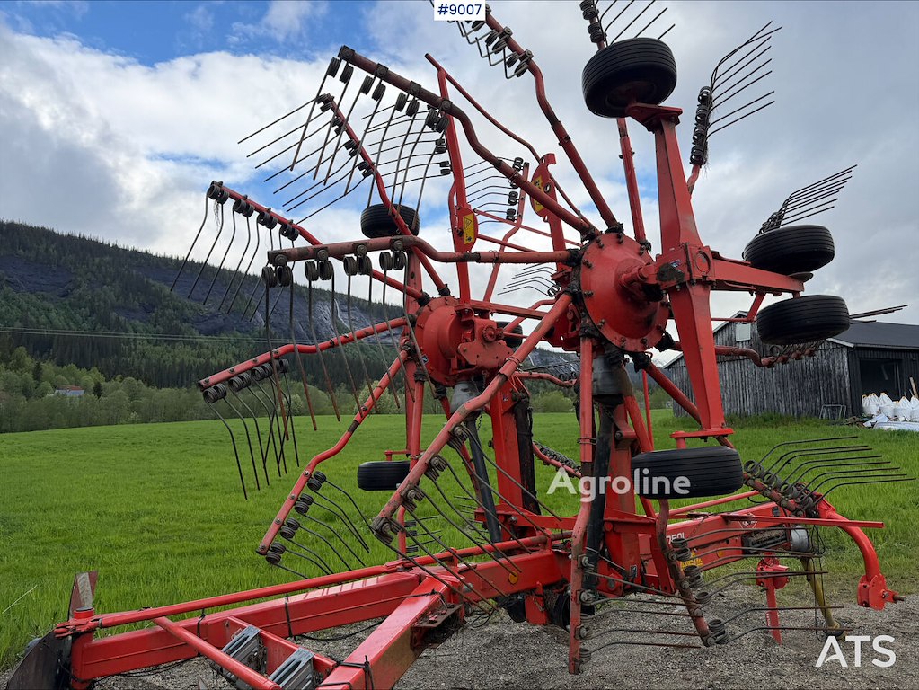 Kuhn GA 7501 Samlerive prevrtač sena