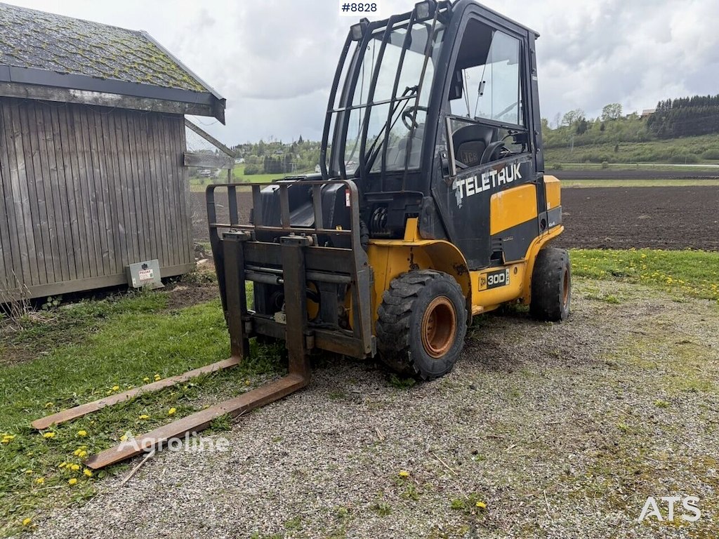 JCB Teletruk 30D poljoprivredni utovarivač
