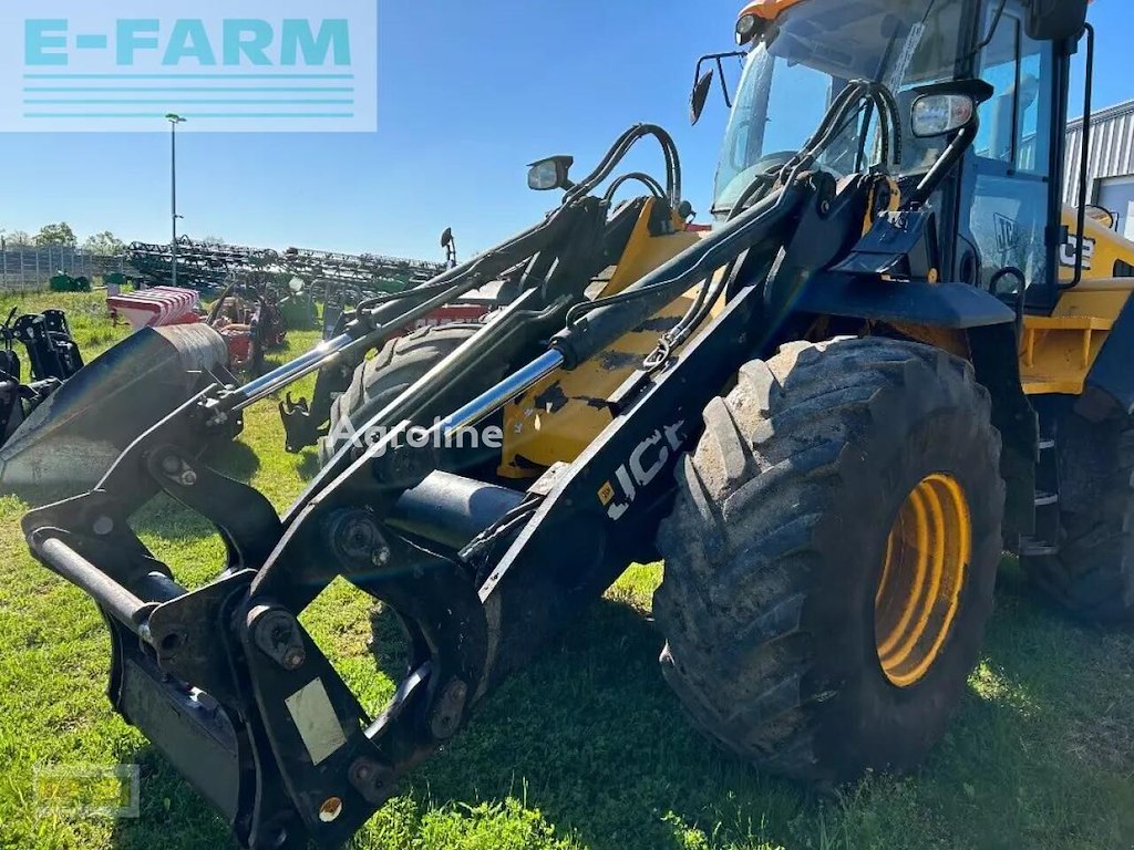 JCB 427 HT poljoprivredni utovarivač