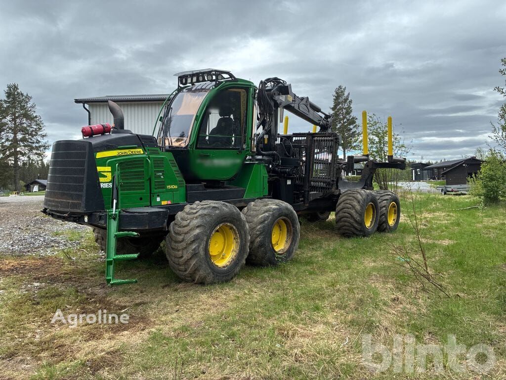 Prodaje se John Deere 1510E forvarder na aukciji
