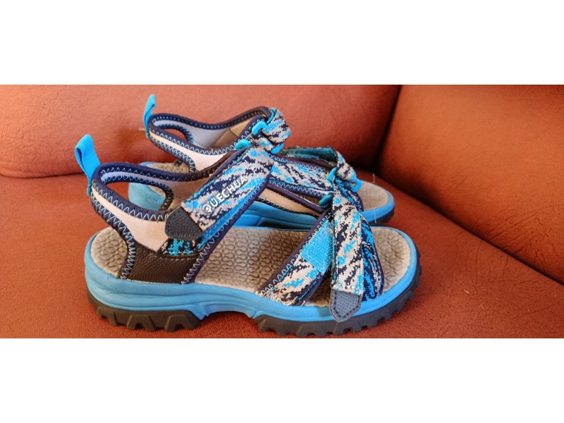Quechua sandale br.32-33 plave