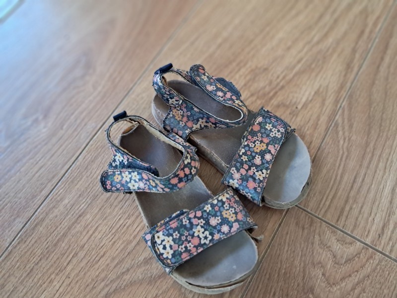 H&M cvetne sandale