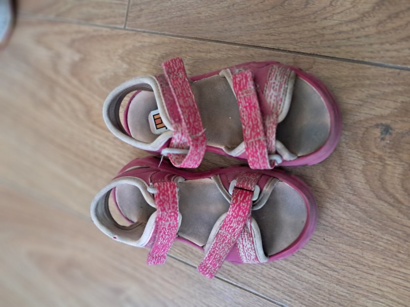 Roze sandake Quechua, Decathlon
