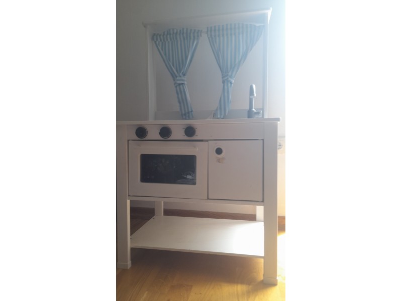 Ikea decija kuhinjica