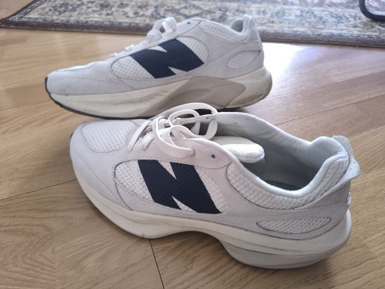 New balance muske patike
