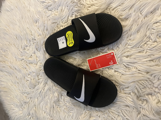 Nike Papuce 38.5