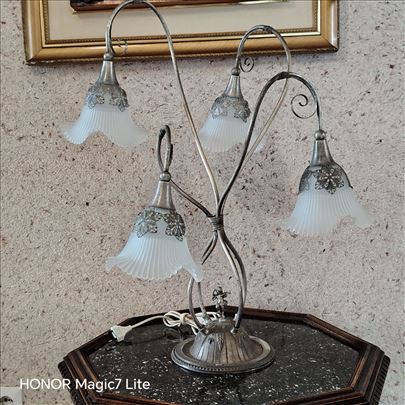 Stilska Dekorativna Lampa