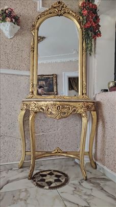 Salonska Ocuvana Raskosna Konzola Sa Ogledalom