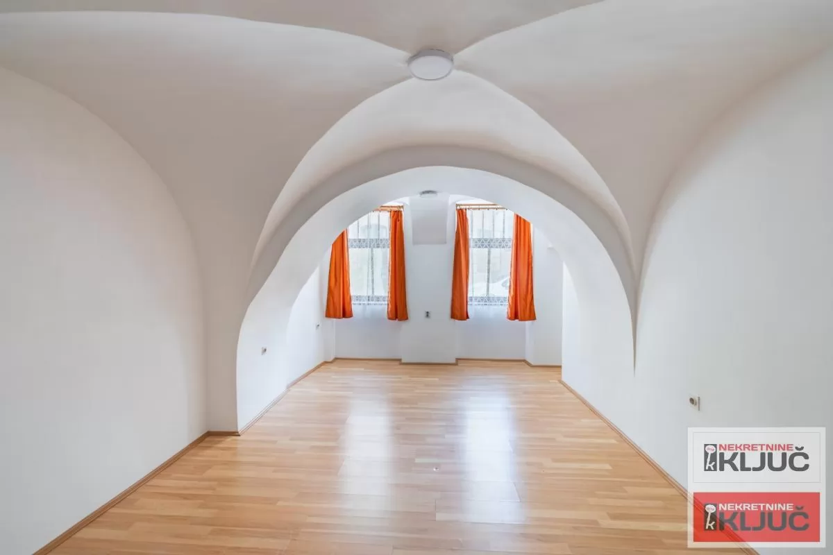 PETROVARADIN-GRADIĆ, 29m2, Jednosoban, Retko u ponudi kod Tvrđave