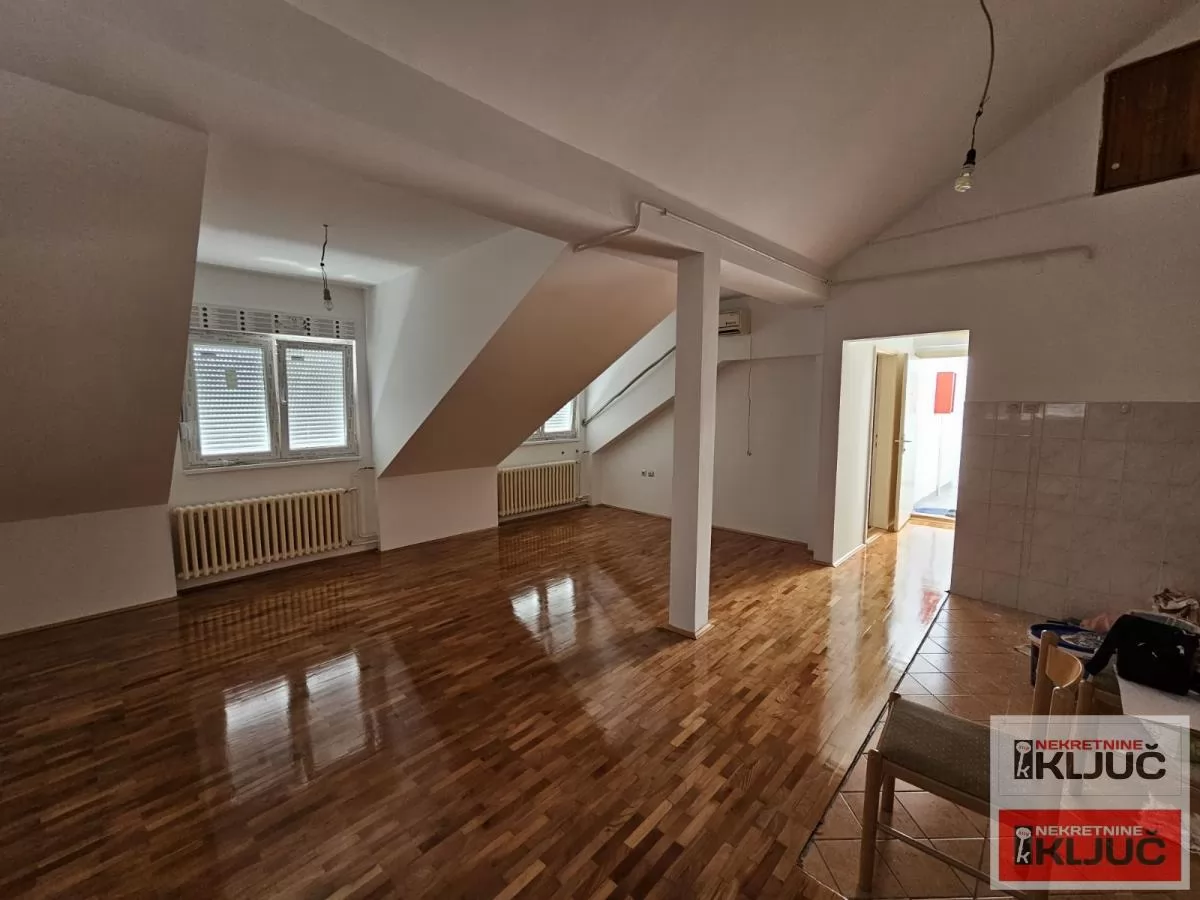 DETELINARA, 37m2, Jednoiposoban, Useljiv