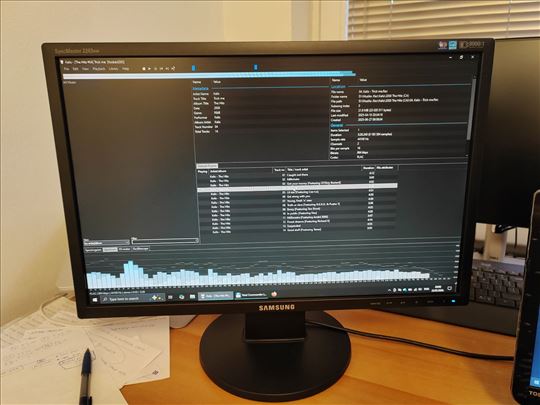 Samsung SyncMaster 2243NW LCD monitor