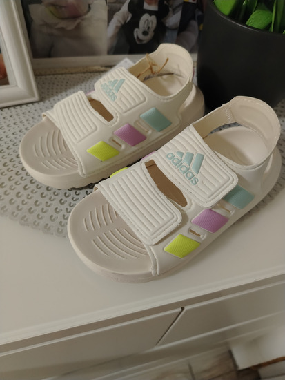 Adidas sandale za devojčice