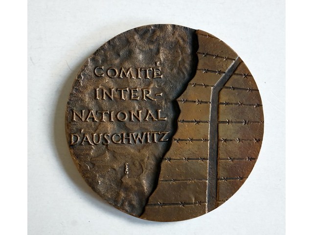 plaketa COMITE INTERNATIONAL D`AUSCHWITZ 1982.