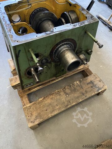 Univerzalni strug
Colchester Mastiff 1600