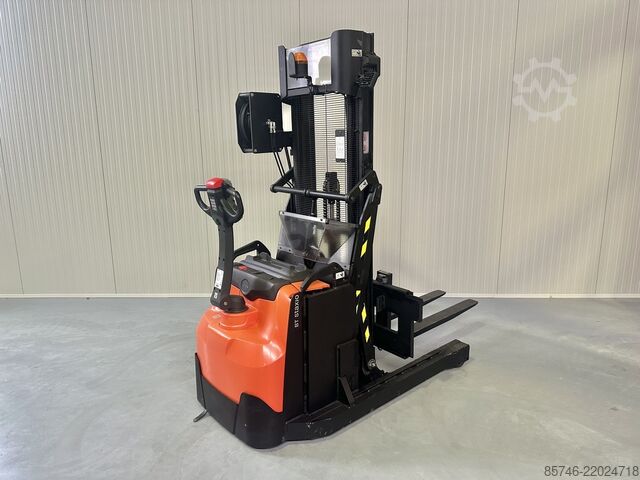 SWE 120 XR * DEMO !! REACH - MAST + nagibne viljuške + bočni pomak !!
TOYOTA SWE 120 XR * DEMO !! REACH - MAST + Tilting Forks + S.S. !!