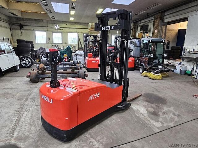 Viljuškar za uske prolaze
HELI CDD 16 | ELECTRIC | 1600 KG.| HEIGHT 4.50 MTR |...