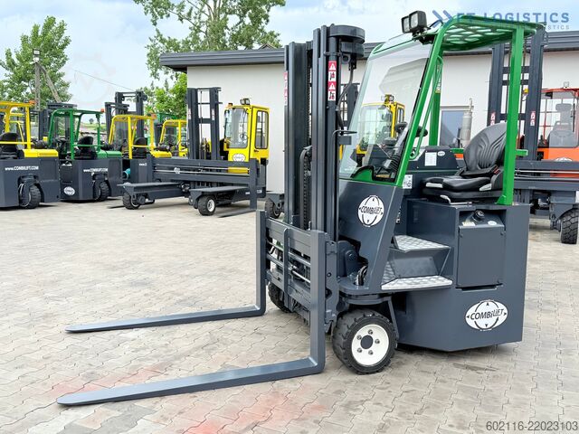 četvorosmerni viljuškar
Combilift CB3000 / TRIPLEX 4900MM / FREE LIFT