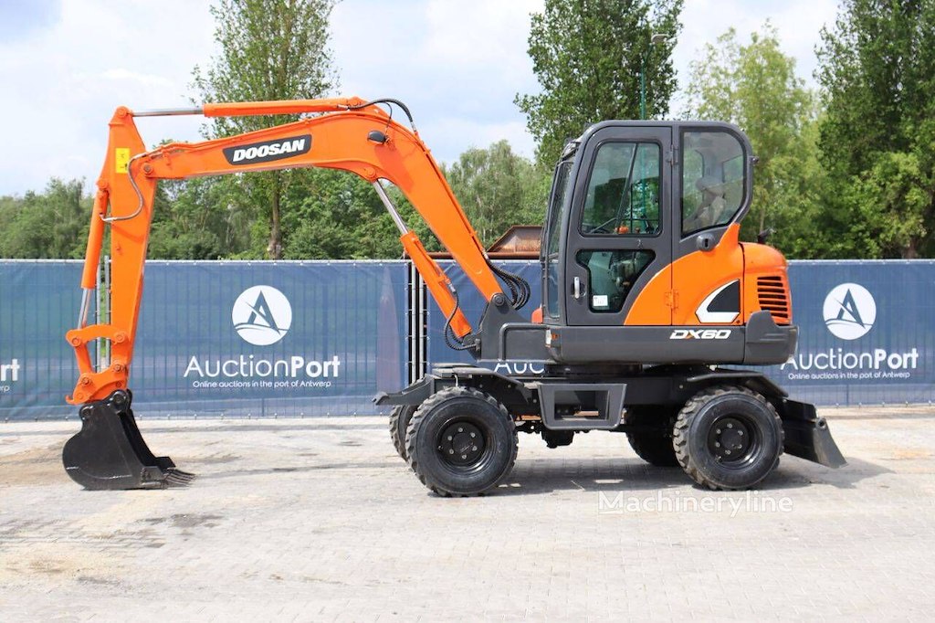Prodaje se Doosan DX60WN bager točkaš na aukciji