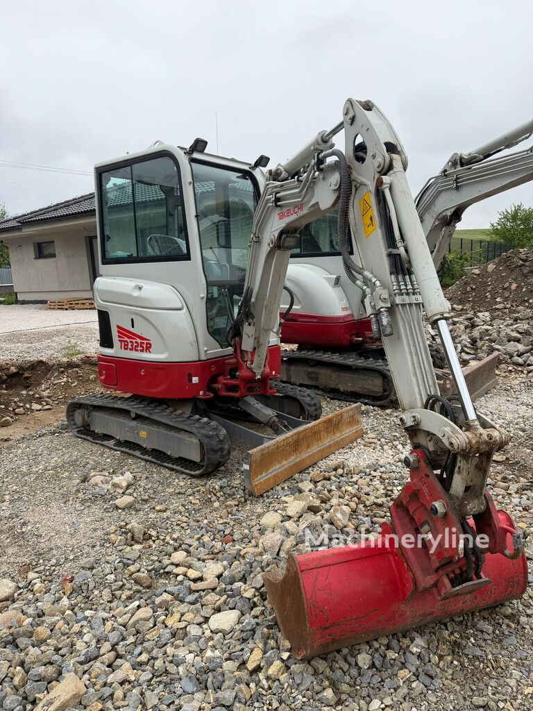 Takeuchi TB325R mini bager