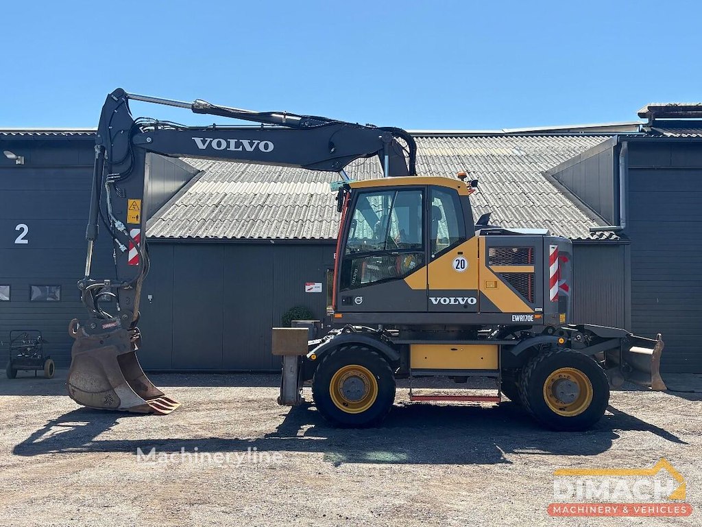 Volvo EWR 170E triple boom - blade + outriggers - 5800 hours - OilQuic bager točkaš