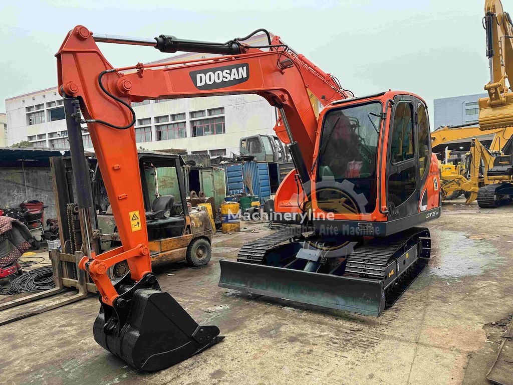 Doosan DX75 midi bager