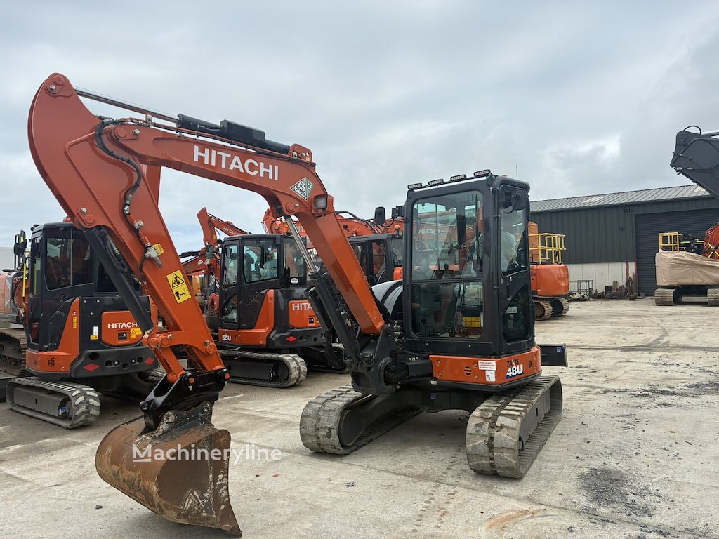 Hitachi ZX48-6 mini bager