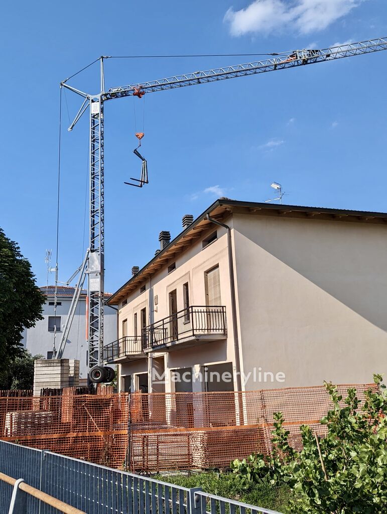 Benedini B24.700 brzomontažna toranjska dizalica