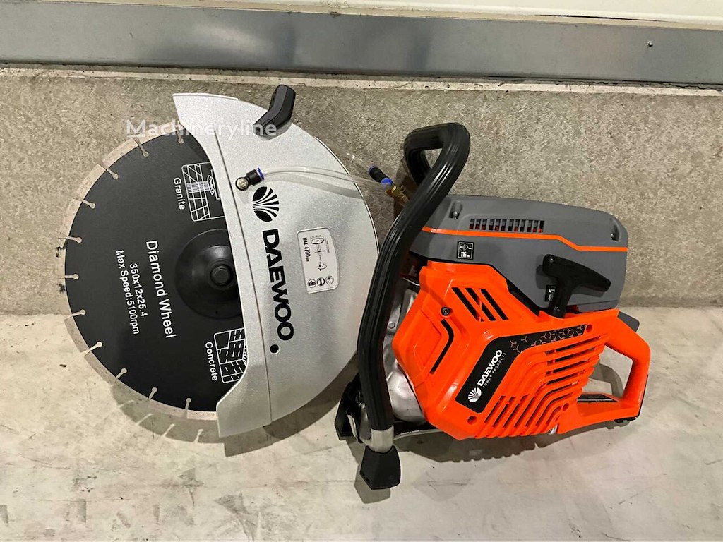 Prodaje se Daewoo DACNQ74S rezač betona na aukciji