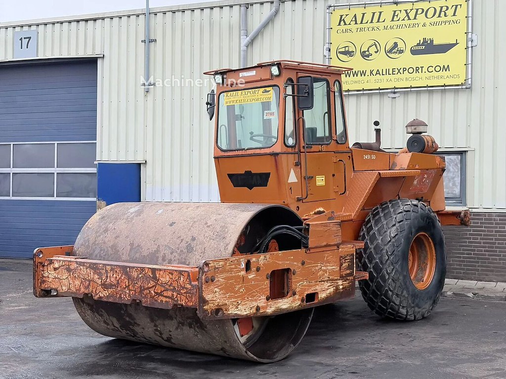 Hamm 2451SD 15.2T Compactor Roller Vibrator 6 Cilinder Good Condition valjak za asfalt