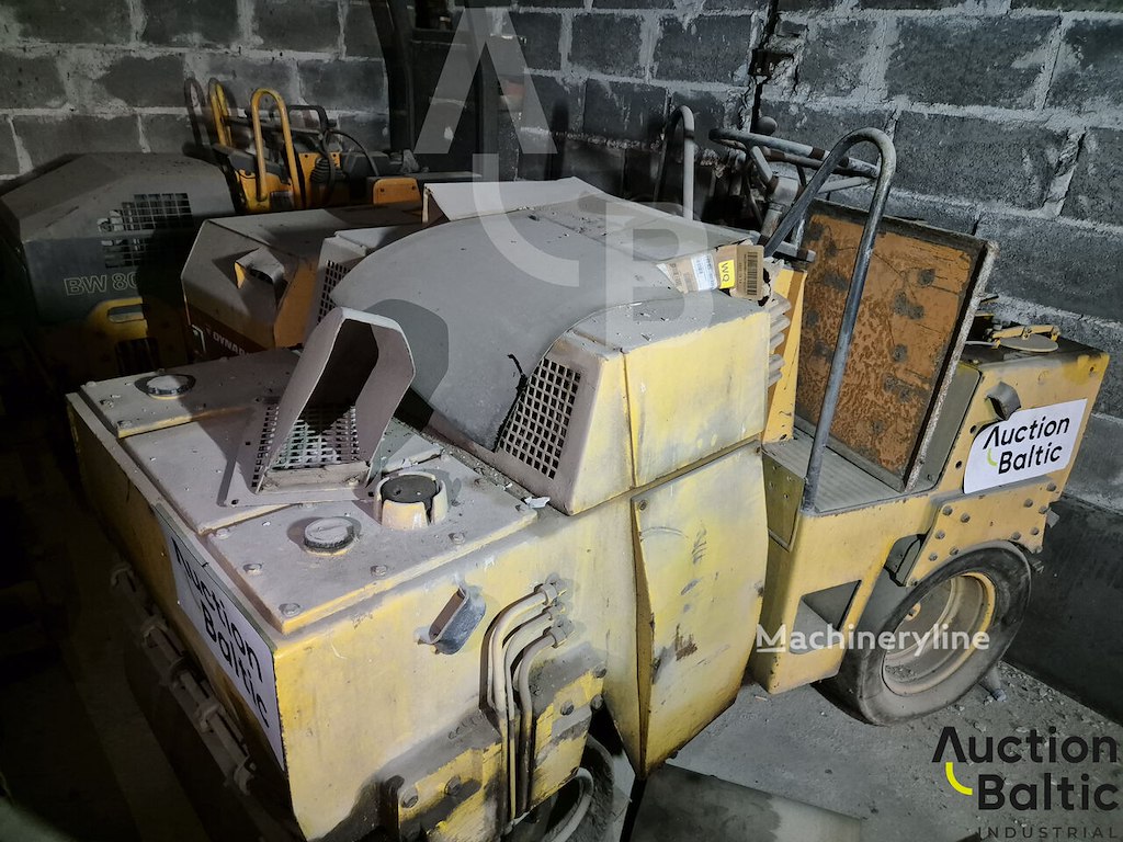 Prodaje se BOMAG BW 100 AC mali valjak na aukciji