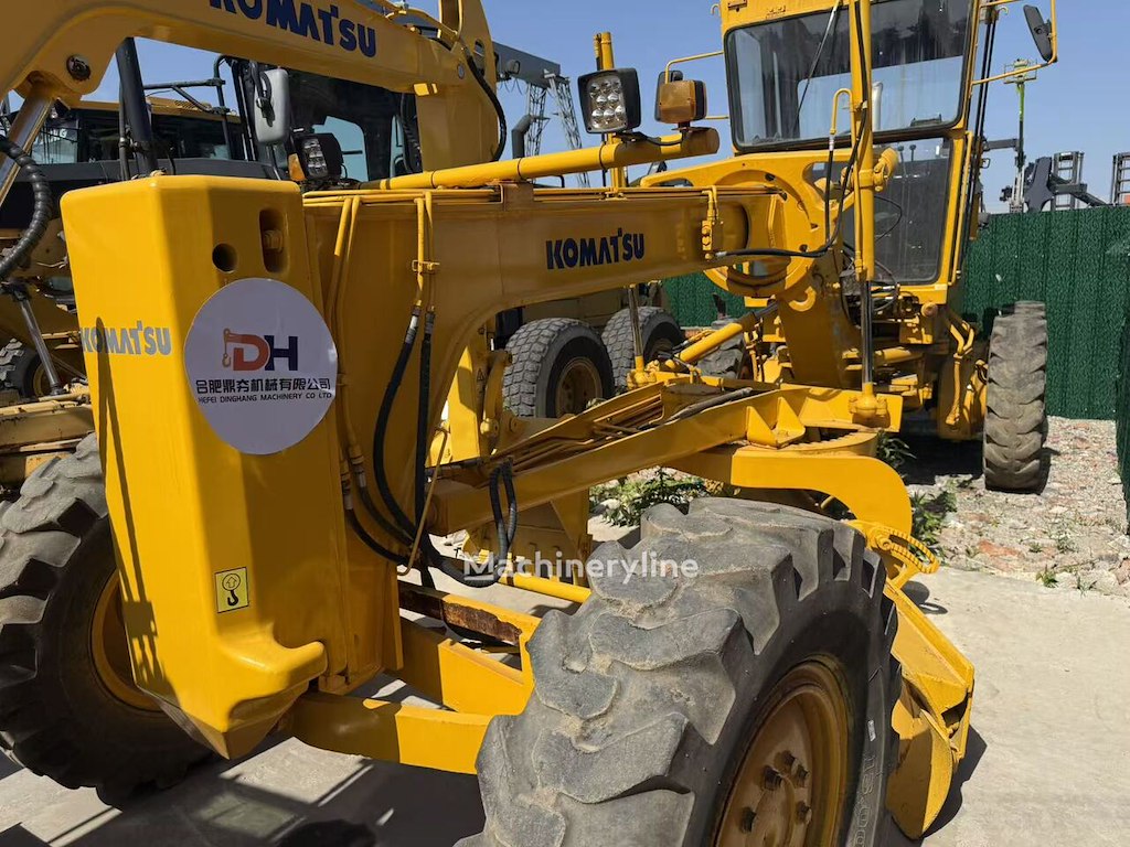 Komatsu GD511A grejder