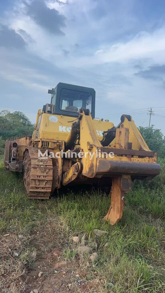 Komatsu D375A-5 buldožer