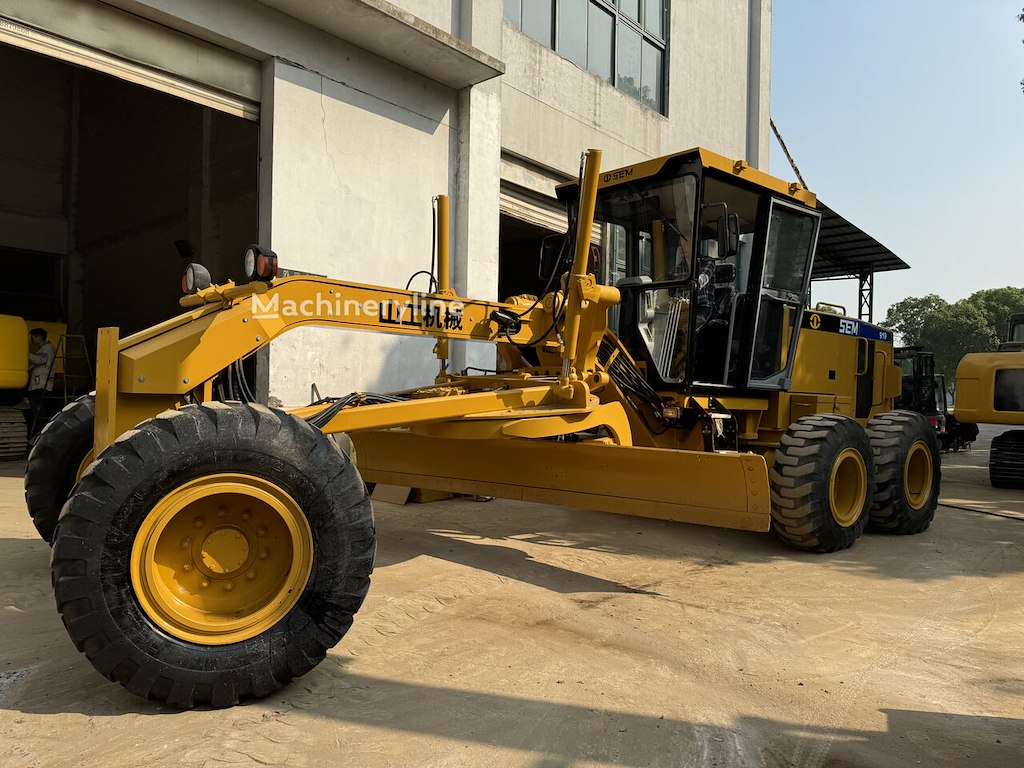 SEM 919 grejder