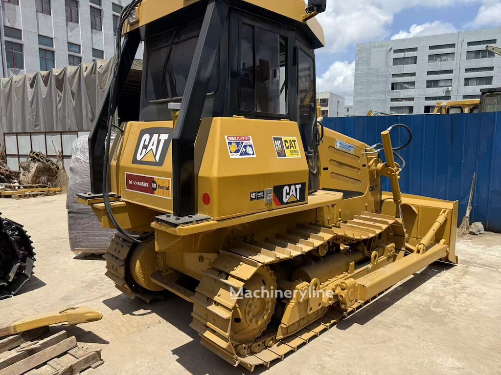 Caterpillar D5K buldožer