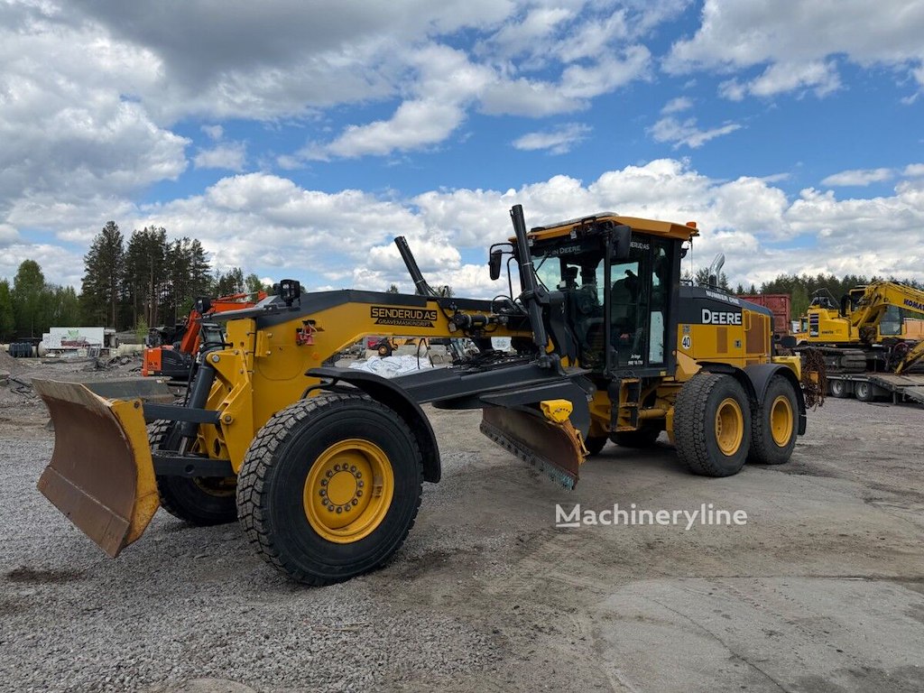 Prodaje se John Deere 622G grejder na aukciji