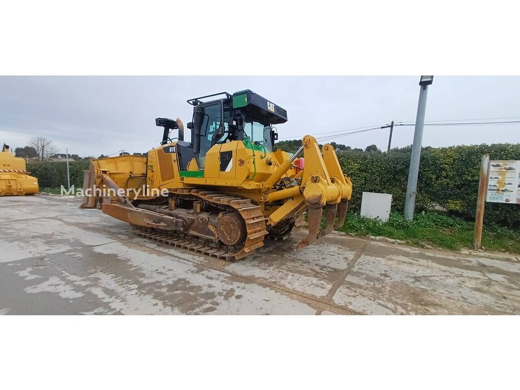 Caterpillar D7E4F buldožer