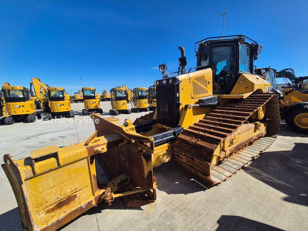 Caterpillar D5 buldožer