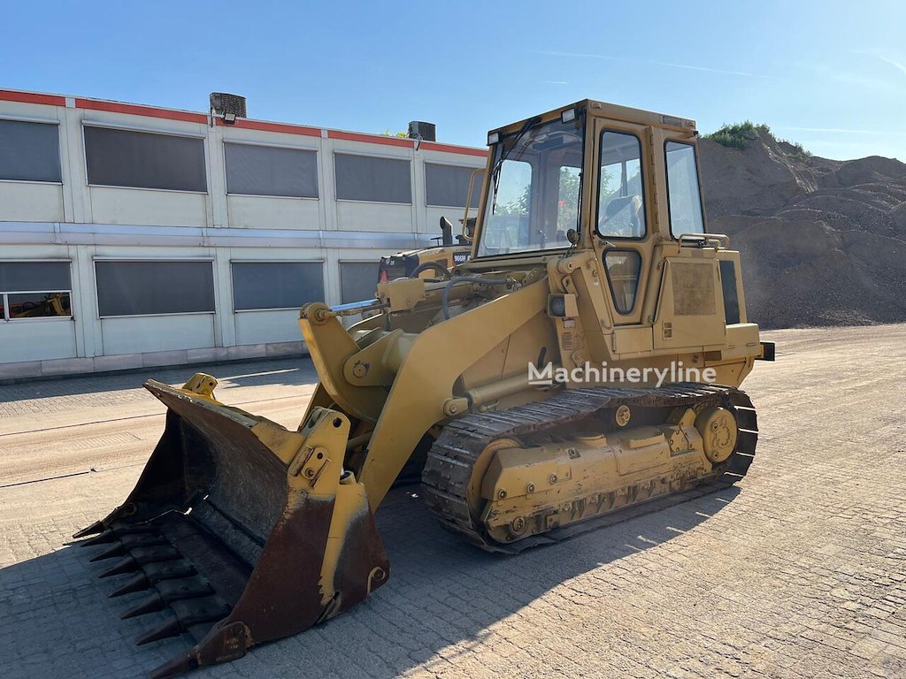 Caterpillar 943 utovarivač guseničar