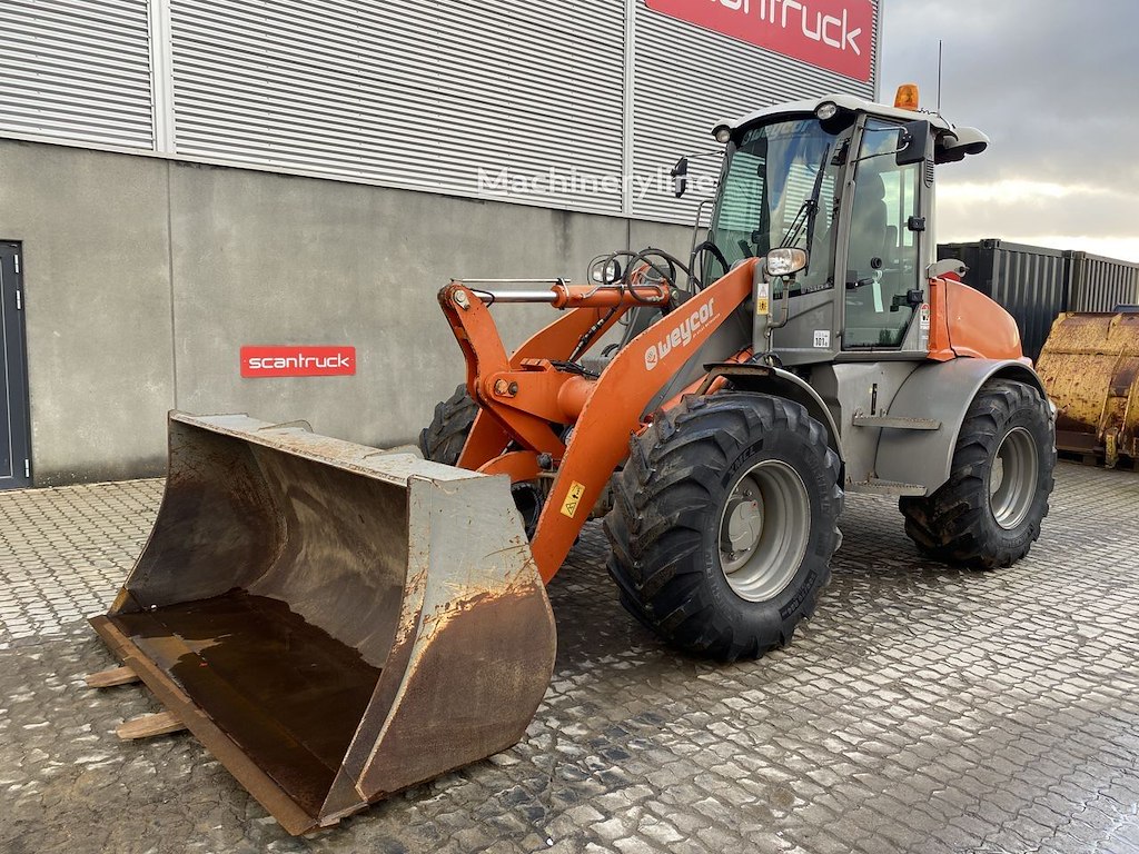 Weycor AR550 HS prednji utovarivač