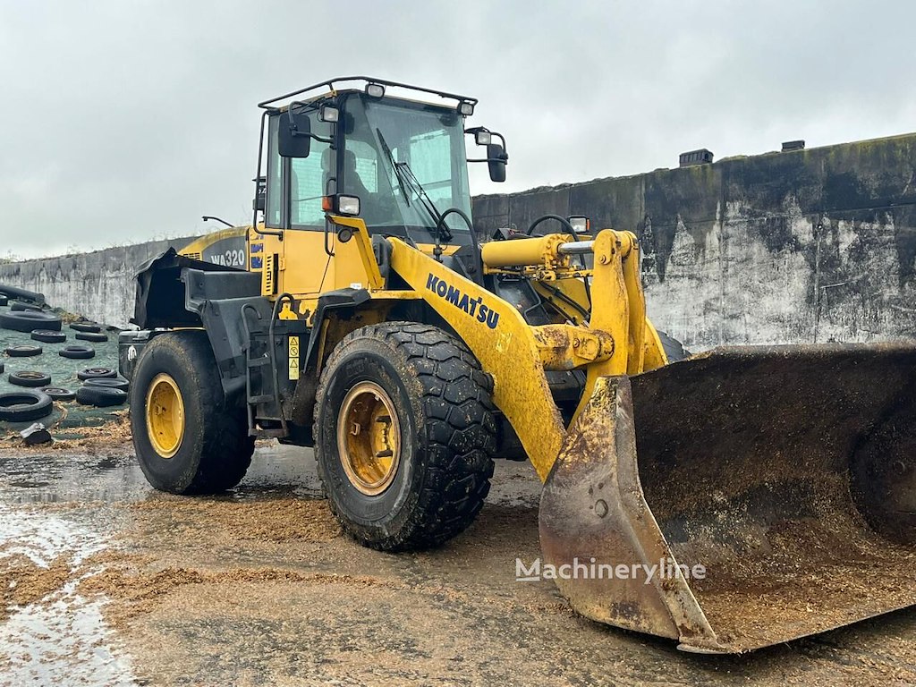 Komatsu WA 320-5 prednji utovarivač