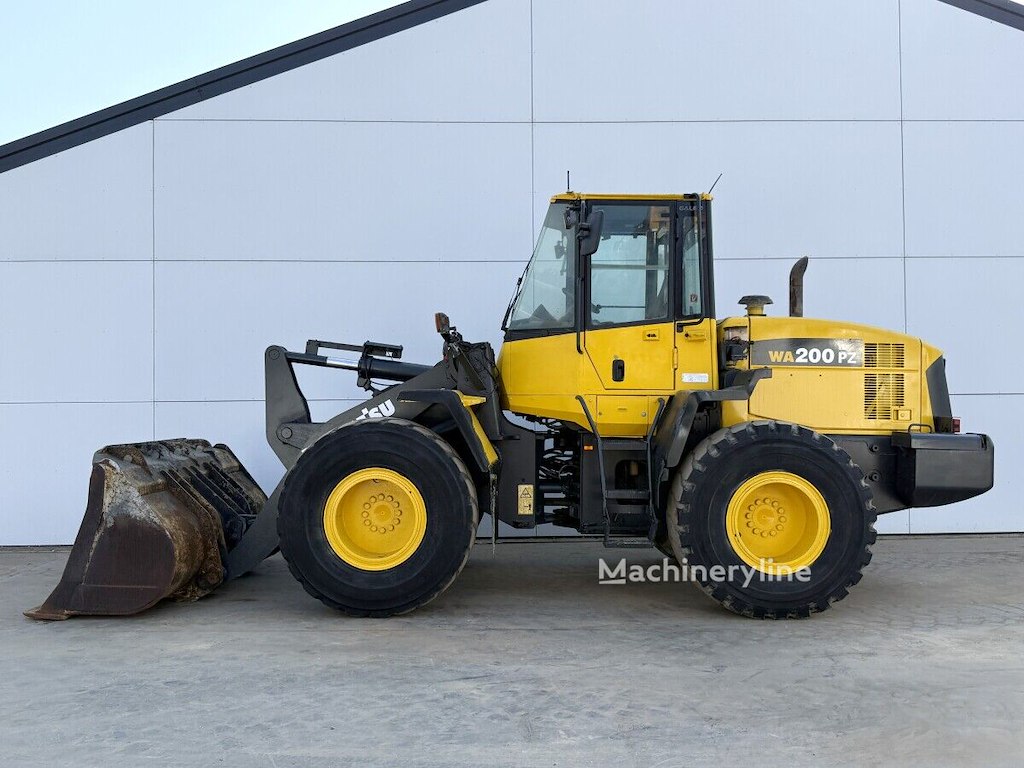 Komatsu WA200PZ-6 prednji utovarivač