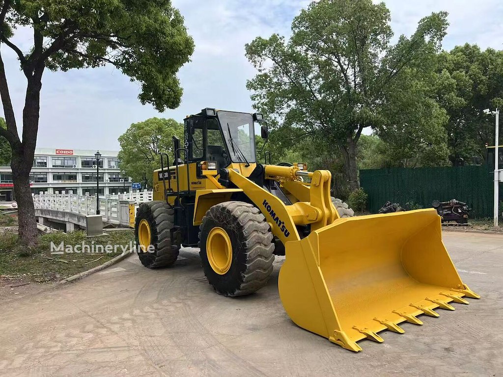 Komatsu WA380-3 prednji utovarivač