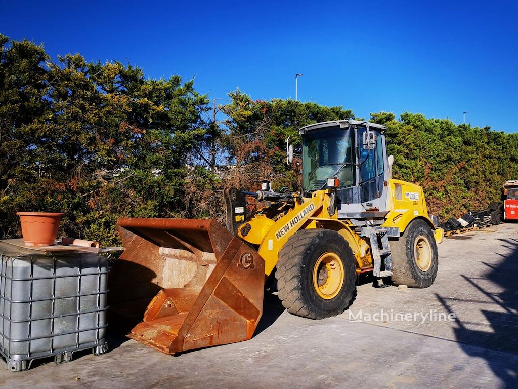 New Holland W130 prednji utovarivač